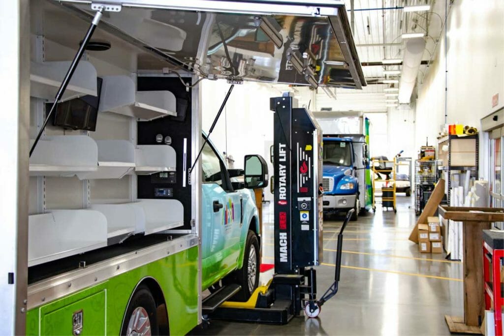 About - Summit Bodyworks