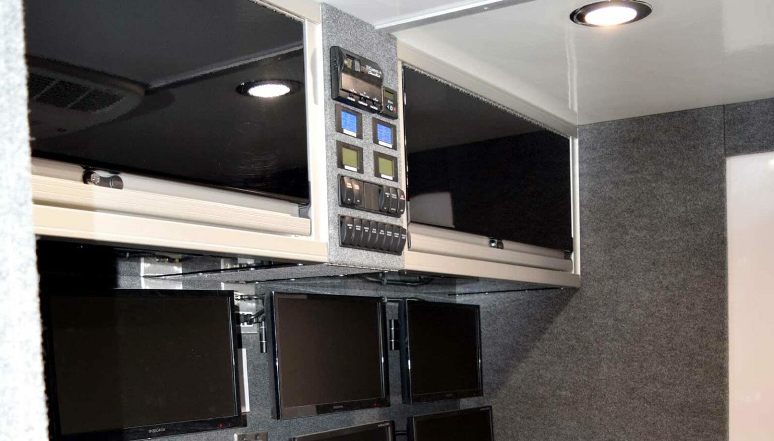 Mobile Command Vehicles - Summit Bodyworks