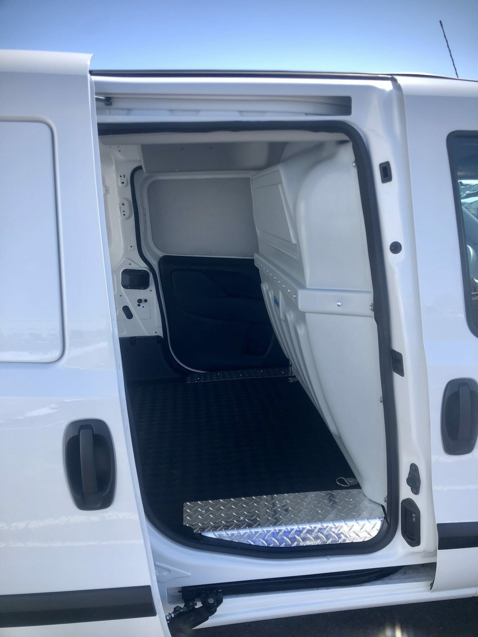 Van Upfits - Summit Bodyworks