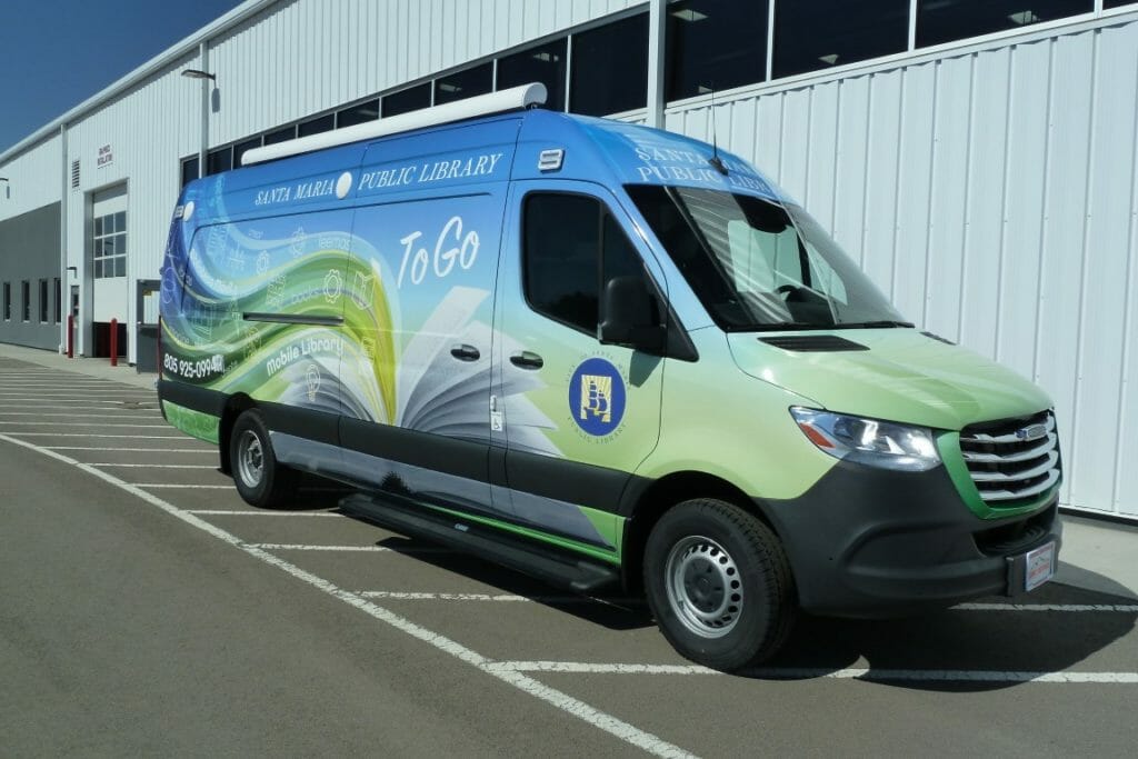 Bookmobiles - Summit Bodyworks